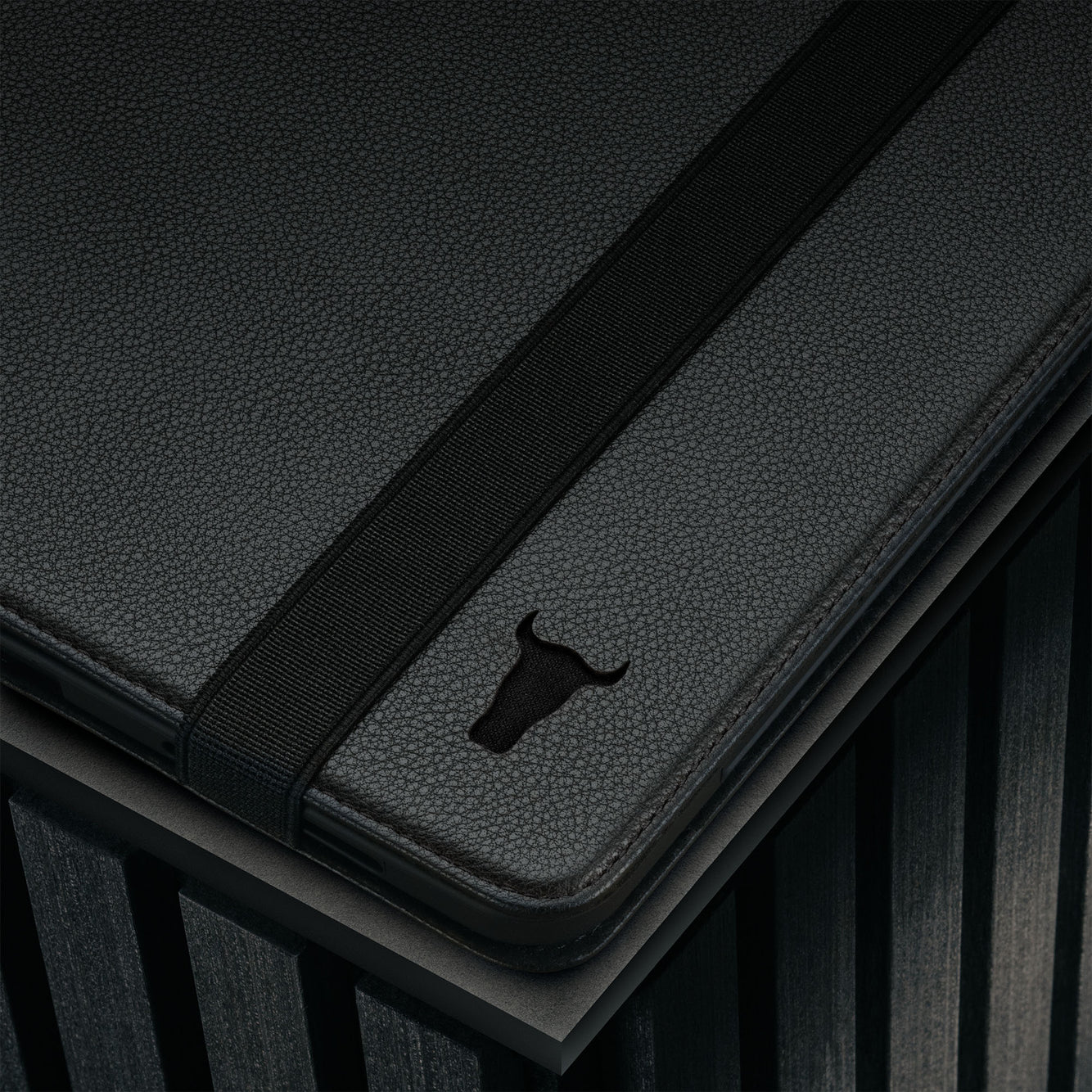 iPad Pro 13-inch (M5/M4) Case - Premium US Leather – TORRO