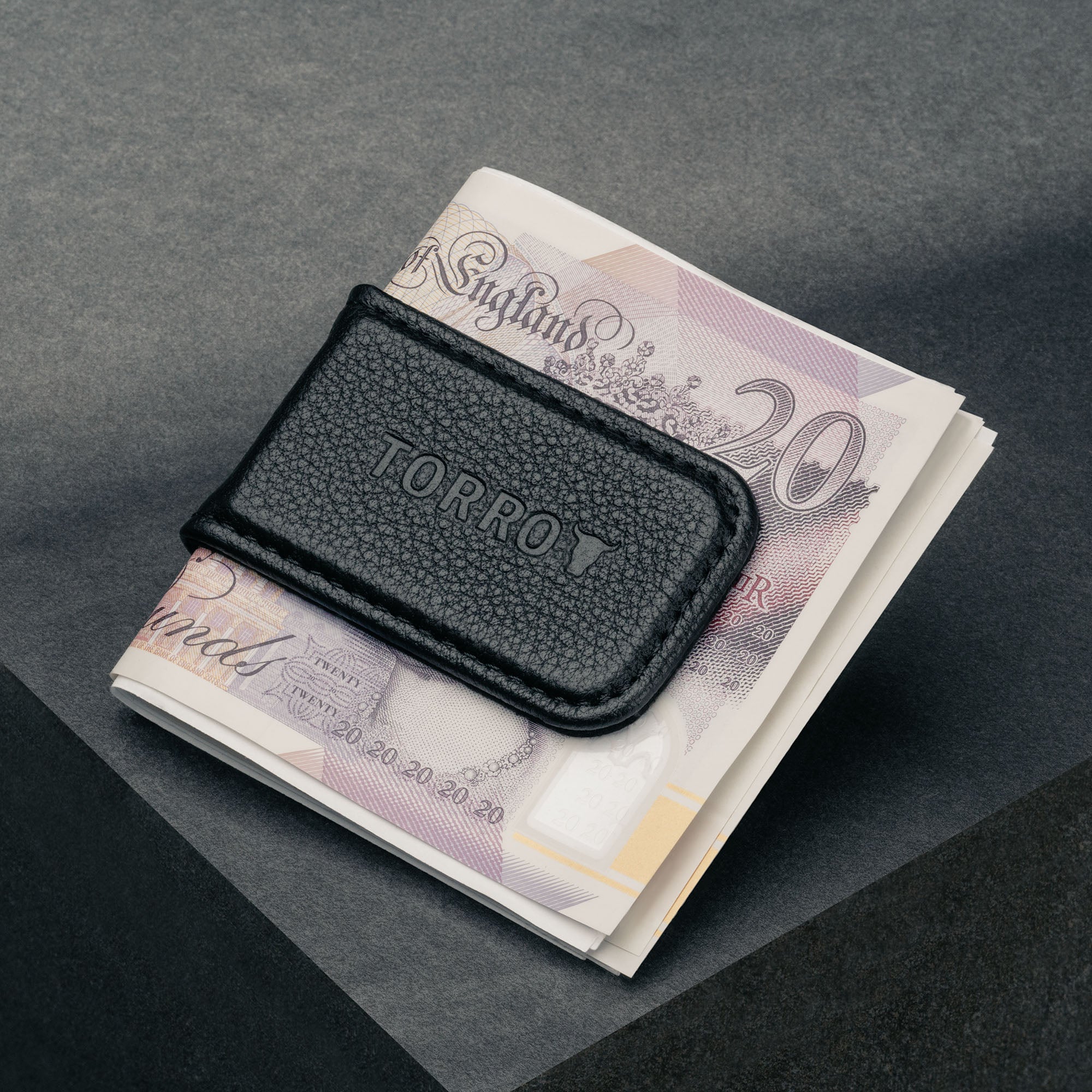 Slim Leather Money Clip with Magnetic Closure (Holds 15 Notes) – TORRO