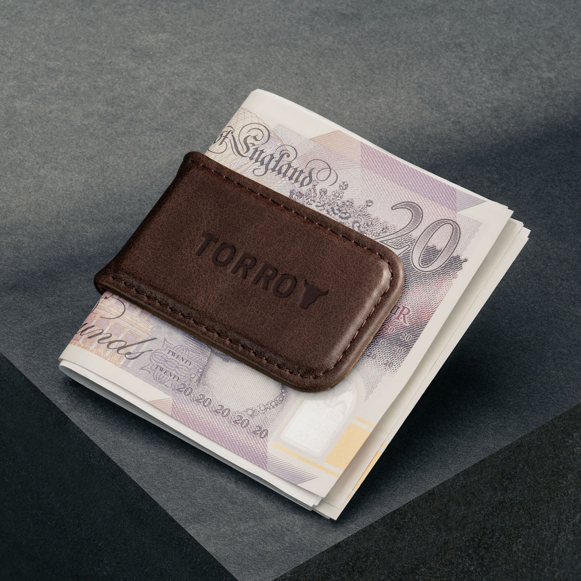 Slim Leather Money Clip with Magnetic Closure (Holds 15 Notes) – TORRO
