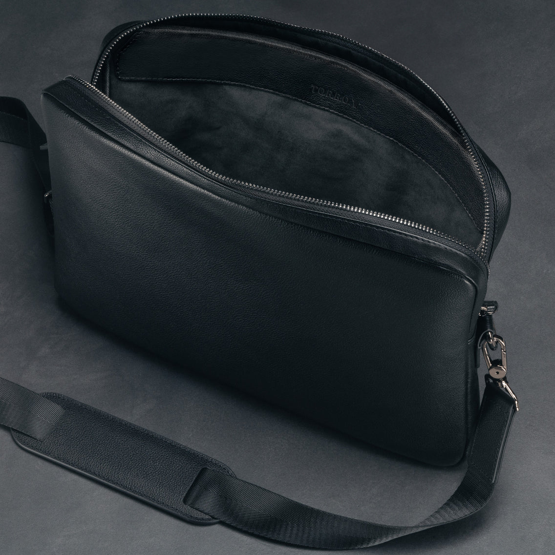 Leather Laptop Messenger Bag (with adjustable strap) | TORRO