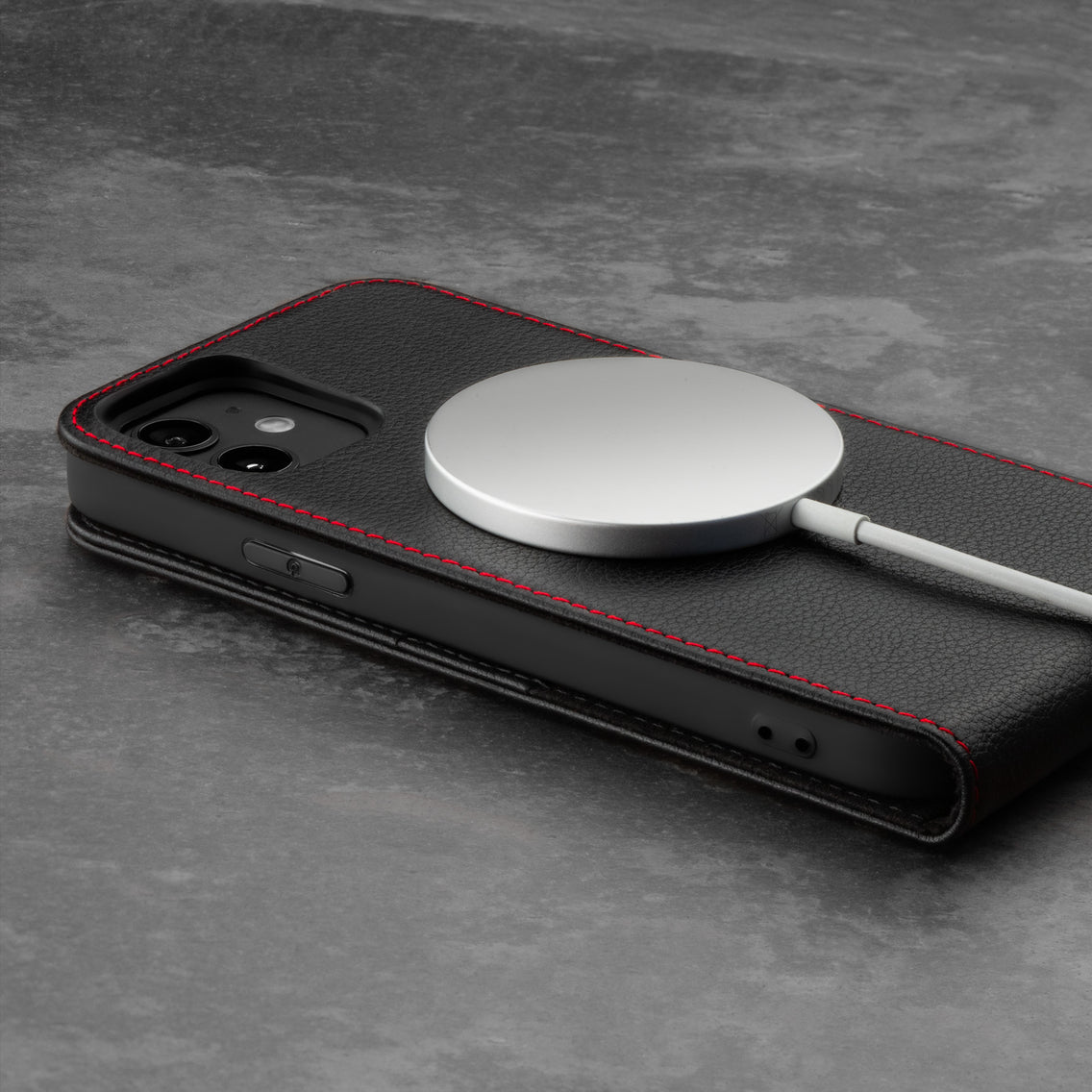 Apple iPhone 12 / iPhone 12 Pro Leather Flip Case | TORRO