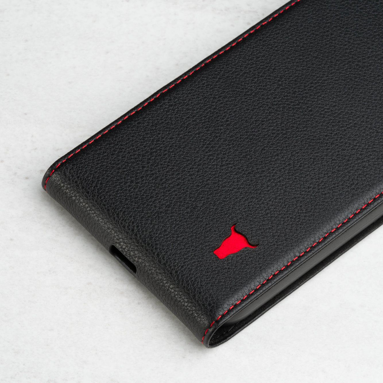 iPhone 14 Leather Flip Case (MagSafe Compatible) - TORRO